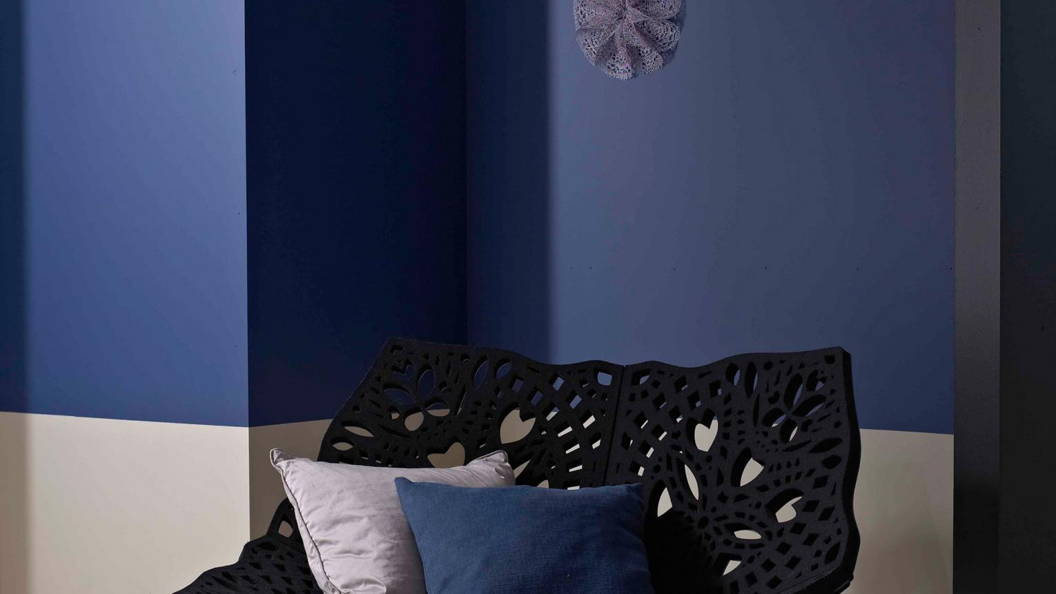 Immerse yourself in intense indigo | Dulux